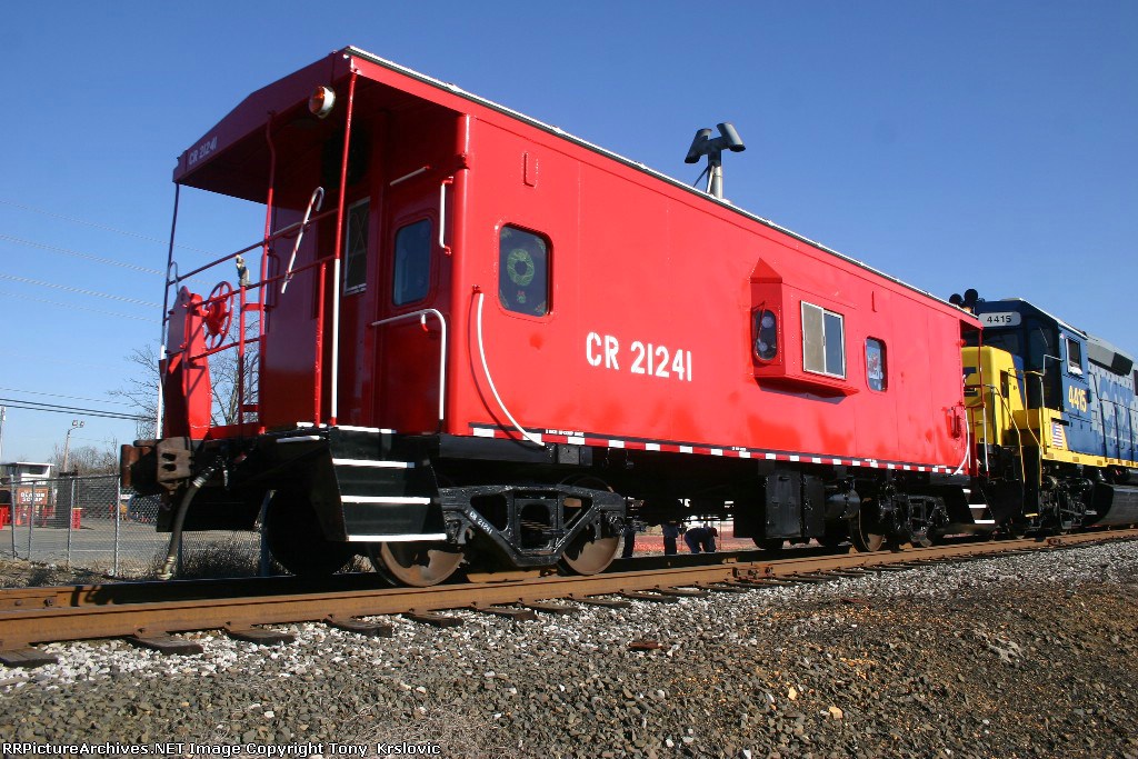 CR 21241 Bright Red Caboose